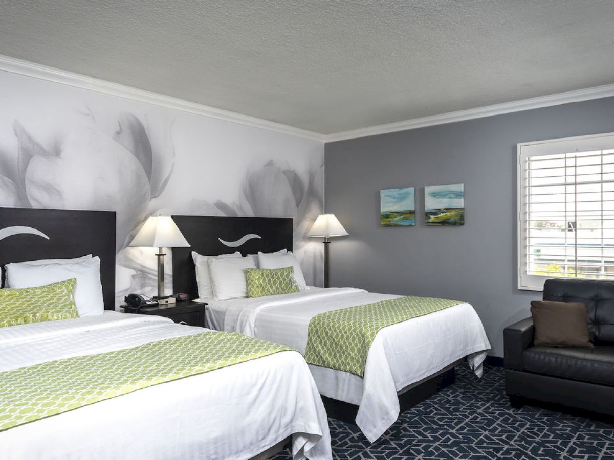Dusk Hotel Hollywood™ - A Boutique Hotel In the Heart Of Hollywood CA